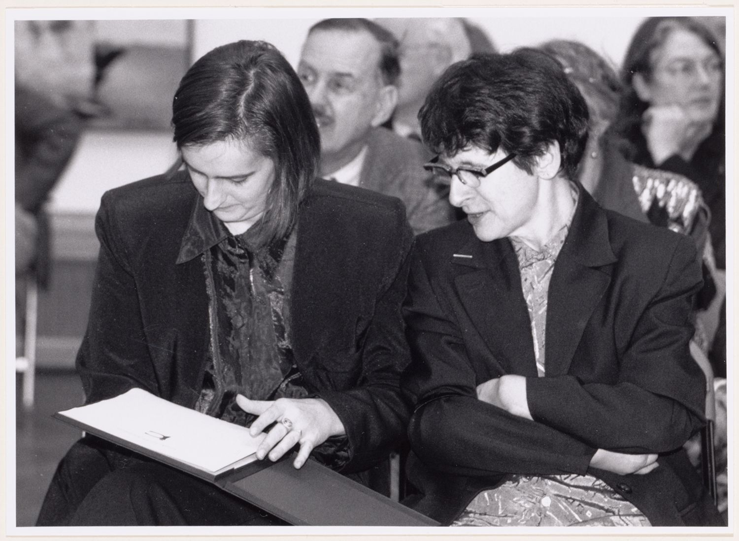 Geen schrijvende moeders, maar schrijvers met kinderen ...